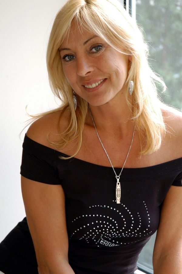 Anna Chitro – Dubbingpedia